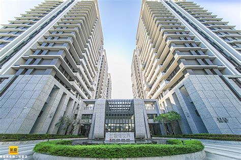 東橋重劃區高樓層雙車位稀有釋出台南三發滙世界2房2廳6233坪台南591售屋網