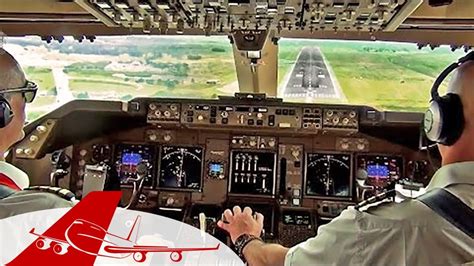 Cockpit View Boeing 747 400 Landing Johannesburg Youtube