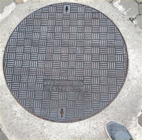 ฝาปิดบ่อพักท่อระบายน้ำ ฝาแมนโฮลไฟเบอร์กล๊าส Frp Maintenance Hole Cover