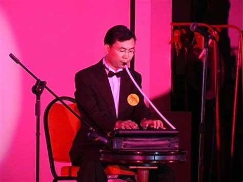 「聞聲音樂研習中心」張家誠總監馬來西亞演奏 Youtube
