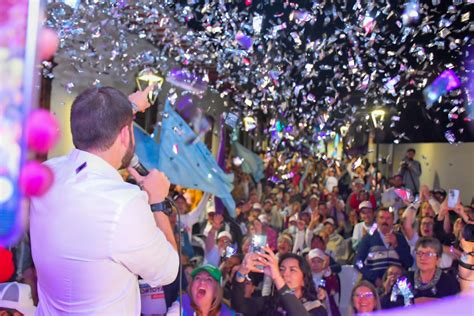 En Un Masivo Evento De Gratitud Santiago Montoya Finaliza Actos