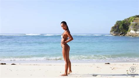 Putri Cinta In A Wet Black White Flower Thong And A Wet Pussy