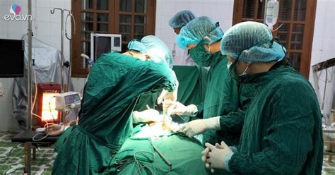 Ttyt đảo Bạch Long Vĩ Mổ Cấp Cứu Bệnh Nhân Chửa Ngoài Tử Cung Nguy Kịch