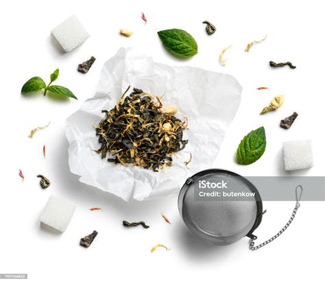 천연 아로마 첨가제를 첨가한 녹차 흰색 배경의 맨 위 보기 0명에 대한 스톡 사진 및 기타 이미지 0명 건강한 생활방식