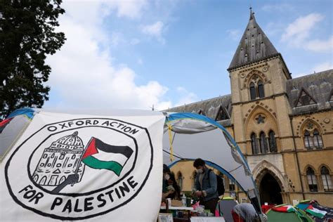 Uk Police Arrest 16 At Oxford University Gaza War Protest Au
