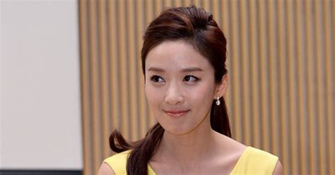 포토 이청아 가슴라인 드러낸 파격드레스