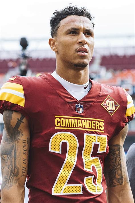 Four Canadian Starters In 2025 Nfl Playoffs