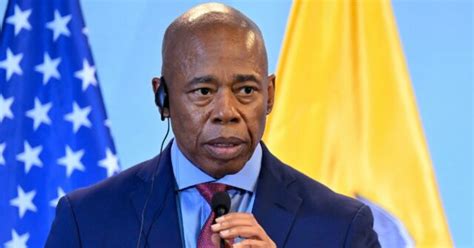 Report Fbi Agents Seized New York Mayors Cell Phones