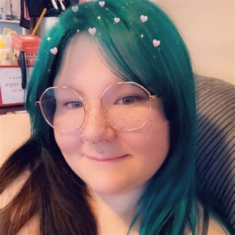 Bee Bmblebeesbooks • Threads Say More