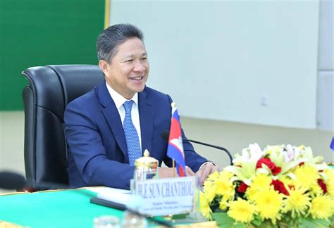 ឯកឧត្ដមទេសរដ្ឋមន្ត្រី ស៊ុន ចាន់ថុល