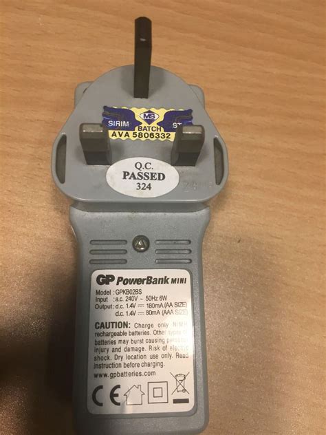 GP GPKB02BS AA / AAA Battery Charger, Photography, Photography ...