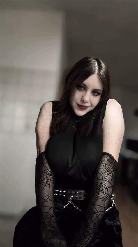 Gothic Girl 4 By Vampyr Shadow On Deviantart