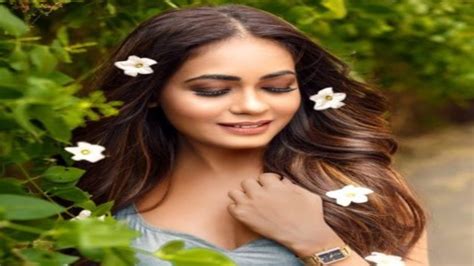 Shikha Sinha Web Series Age Wiki Instagram Height Macg Magazine