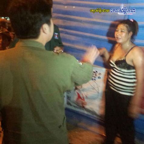 ស្រ្តីម្នាក់សង្ស័យ ប្រើថ្នាំ ញៀនហួស កំរិត ដើរស្រែក ថា គេដេញ សម្លាប់ និង រត់ តោង យាន យន្ត តាម