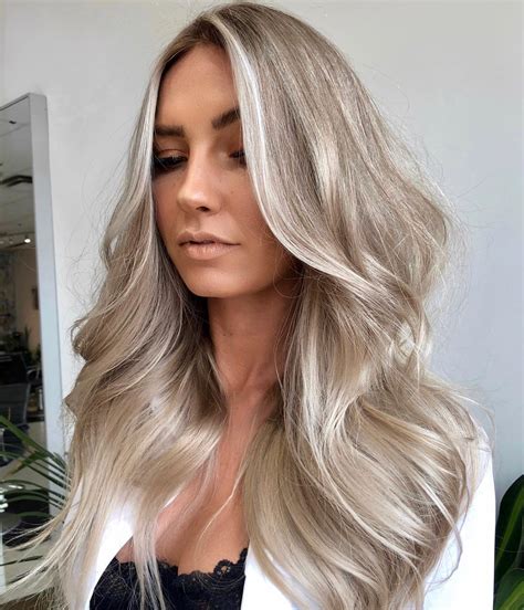 40 Bombshell Silver Hair Color Ideas For 2024 Hair Adviser Silver Blonde Silver Blonde Hair