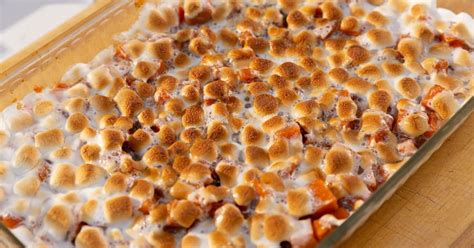 Everyones Favorite Seasonal Side Dish Candied Yams With Marshmallows