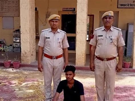 Revelation Of Setting Fire To Liquor Vend By Pouring Petrol शराब ठेका