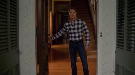 Auscaps Alexander Dreymon Shirtless In American Horror Story Coven 3