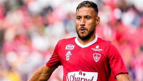 أبرزها المستحقات فسخ عقد بلايلي مع بريست يفجر مفاجآت جديدة