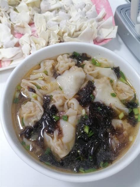 【虾仁小馄饨的做法步骤图，虾仁小馄饨怎么做好吃】宥婍酱下厨房