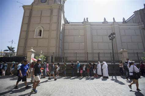 Fieles Realizan Recorrido Por Las Siete Iglesias En Jueves Santo