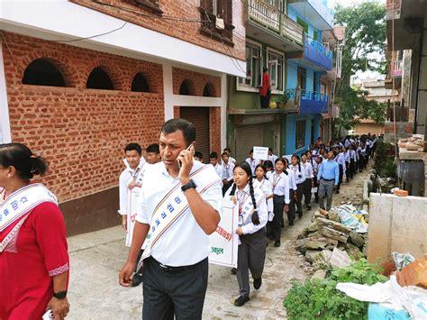 फर्पिङमा पहिलो पटक ट्राफिक सचेतना र्याली Enews Off