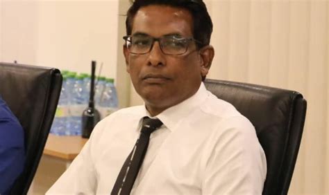 ފަޒީލްގެ ފޯނު ހިފަހައްޓައިިފި Dhen Mv