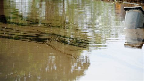 Нафтна мрља на Дунаву Излило се 35 тона нафте на снази забрана купања — Rt Balkan