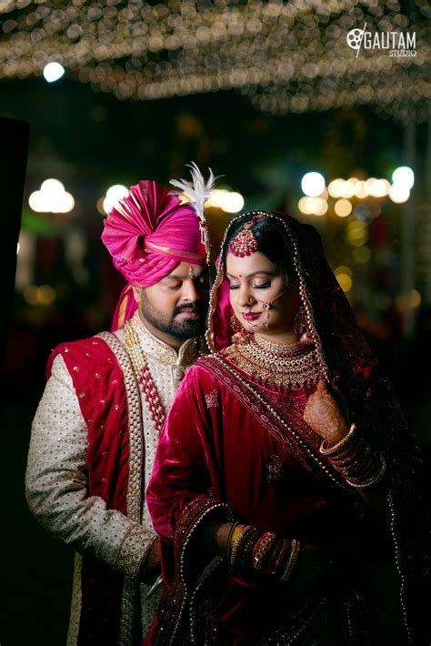 Pin By Manoj R On Wedding Pose In 2025 Wedding Couple Poses