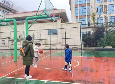 打造“家门口”的运动场！贵阳市实验小学贵安新区“共享”操场惠民便民锻炼群众入校