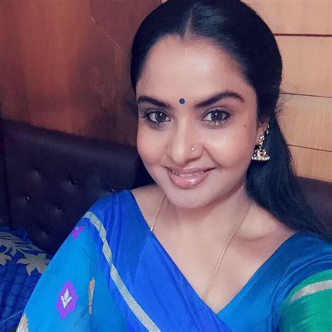 Telugu Character Artist Pragathi Aunty Latest Saree Photos