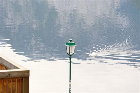 오스트리아 알프스의 유명한 할슈타트 산악 마을의 아름다운 그림 엽서 전망 여름에는 아름다운 빛 잘츠카머구트 지역 0명에 대한