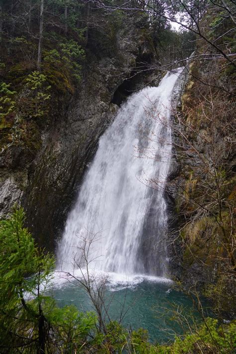 Choshi Waterfall Easy Waterfall Near Hida Limestone Cave