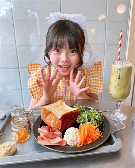 パンとエスプレッソと🍞☕️ ライブ前にいつもよりちょっと早起きしていつもよりちょっと贅沢な朝活した日の🩷 幸せtime🕊️