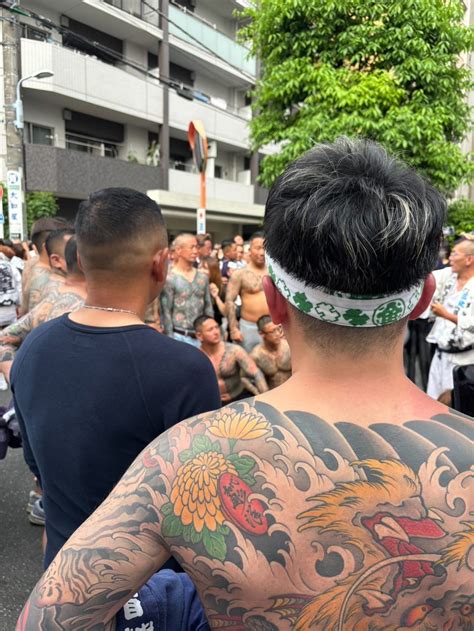 俺の周りは今皆んな俺が氣持ちでした事に 対して なにかで返そうとしてくれる人 ばかりになってきた。 氣持ちには気持ちで。 世の中には与える側の