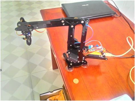 Cánh Tay Robot 4 Bậc Tự Do Điều Khiển Bằng Máy Tính Dùng Labview