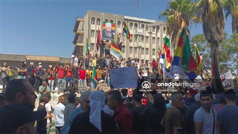 مظاهرات ضد نظام الأسد في 7 محافظات سورية Anadolu Ajansı