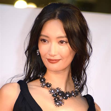 菜々緒が「ほぼマッパ」で人前に…映画「怪物の木こり」舞台挨拶での大胆ドレスが話題沸騰 Asagei Biz アサ芸ビズ