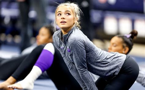 Olivia Dunne Goes Viral On Tiktok Showing Off Her New Nike Dunks Lsu