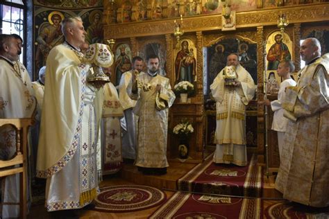 Liturghie arhierească la biserica cu hramul Sf Ioan Evanghelistul