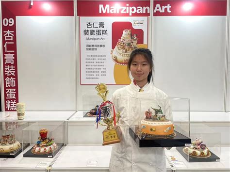 崇仁醫專餐飲科賴怡嘉 勇奪第24屆gÂteaux盃蛋糕技藝競賽學生組季軍
