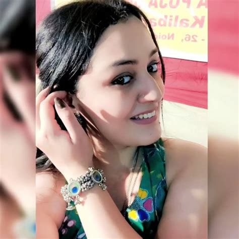 Jayati Bhatt Jayati • Threads Say More