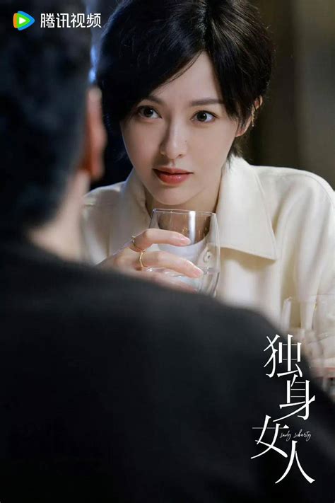 唐嫣时尚文艺大片，新采访：目前是人生最放松的阶段，只管奔跑汪小姐罗晋繁花