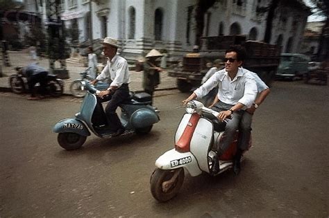 Sài Gòn Và Những Chiếc Xe Scooter Vang Bóng Một Thời