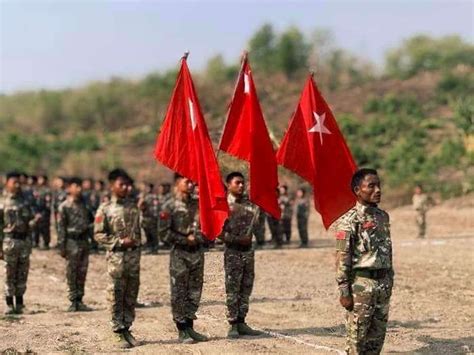 ဂန့်ဂေါခရိုင်အမှတ် ၁၃ တပ်ရင်း ရဲဘော်များ ပြန်လည် စုဖွဲ့လေ့ကျင့် Khit Thit Media