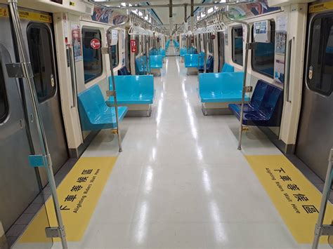 網友發現！北捷中和新蘆線車廂中央立柱不見了 進出動線更順暢 民生電子報