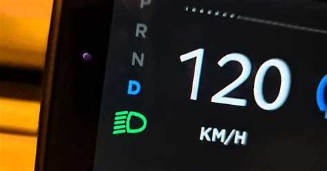 I Keep Mistaking The Blue D For Headlight High Beam Indicator New Ui