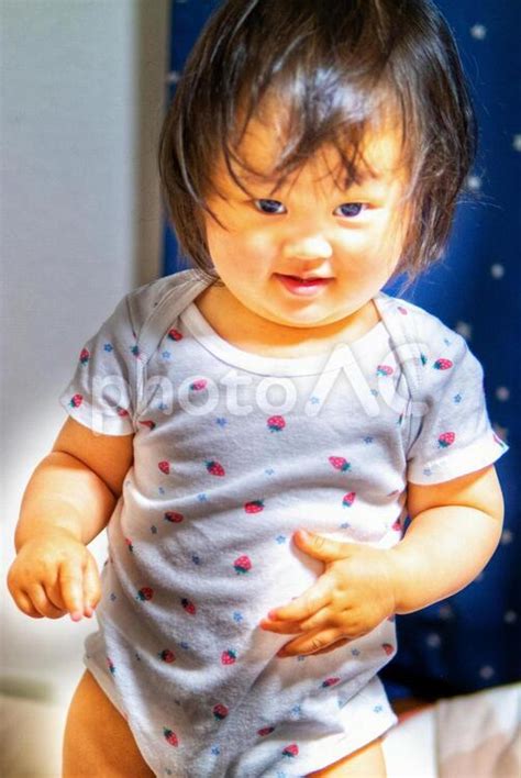 笑顔でこちらを見つめる子供 フリー素材無料素材写真イメージ No 3545905｜写真素材なら「写真ac」無料（フリー）ダウンロードok