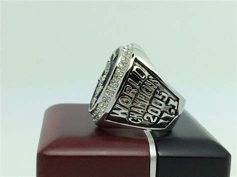 2005 Chicago White Sox World Series Championship Ring 11 Size With Wooden Box