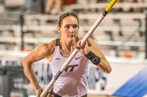 Ncaa Womens Pole Vault — First Attempt Makes Lift Fixsen Track